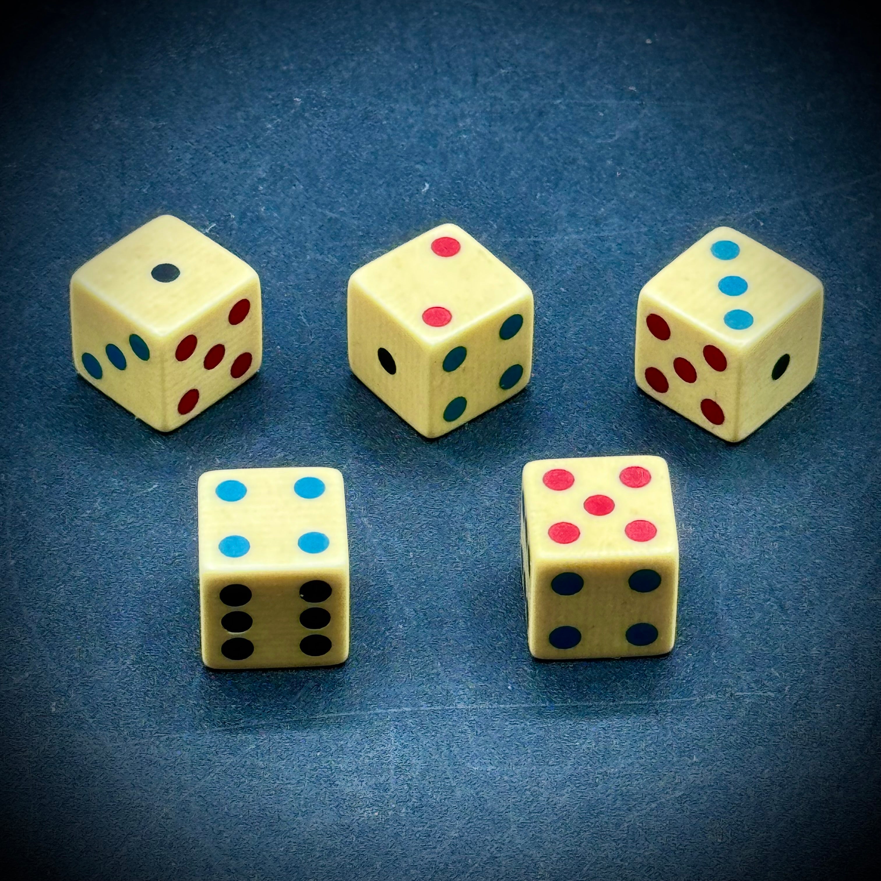 Set of 5 Antique Celluloid/Bakelite Dice – Picker Road Boutique