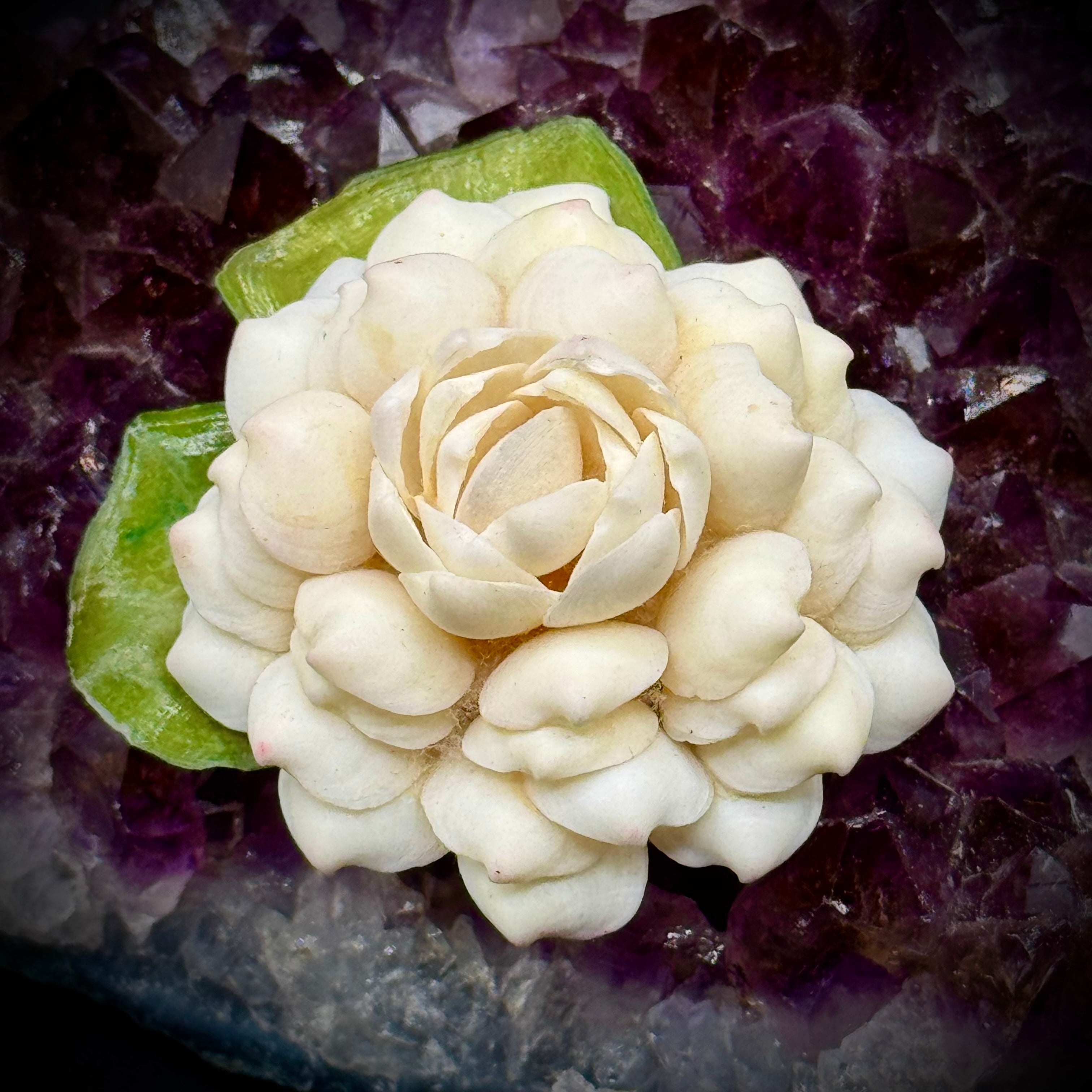 Vintage Large White Flower Brooch Made of Shells – Picker Road Boutique
